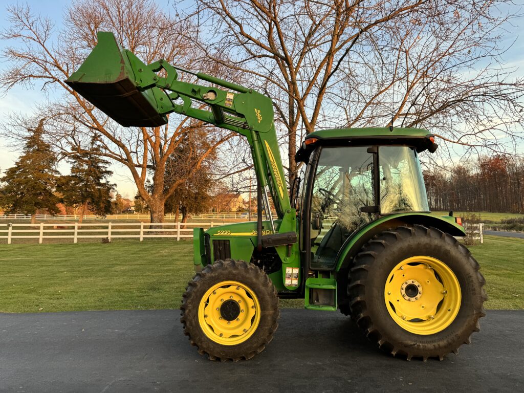 2003 John Deere 5220 Tractor Loader - BWS Equip